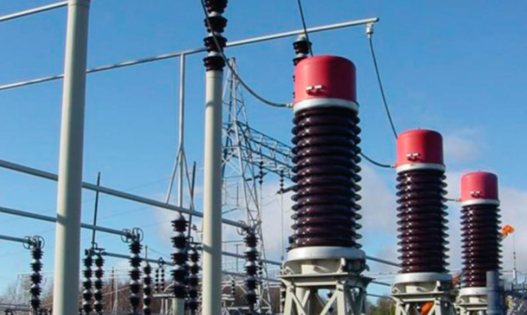 ¿Qué es un transformador eléctrico y cómo funciona?