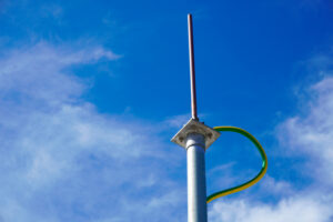 La diferencia entre pararrayos y apartarrayos